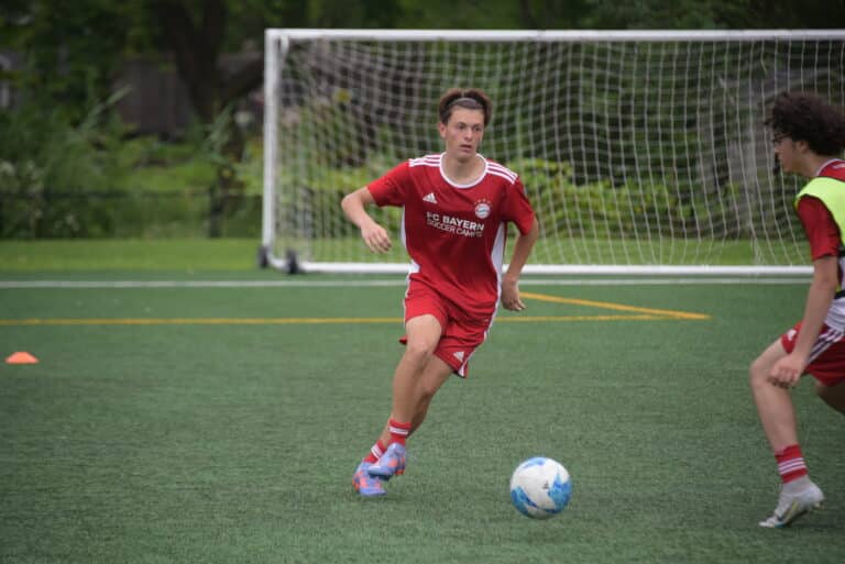 Soccer drills to improve ball control: master your touch - FC Bayern ...